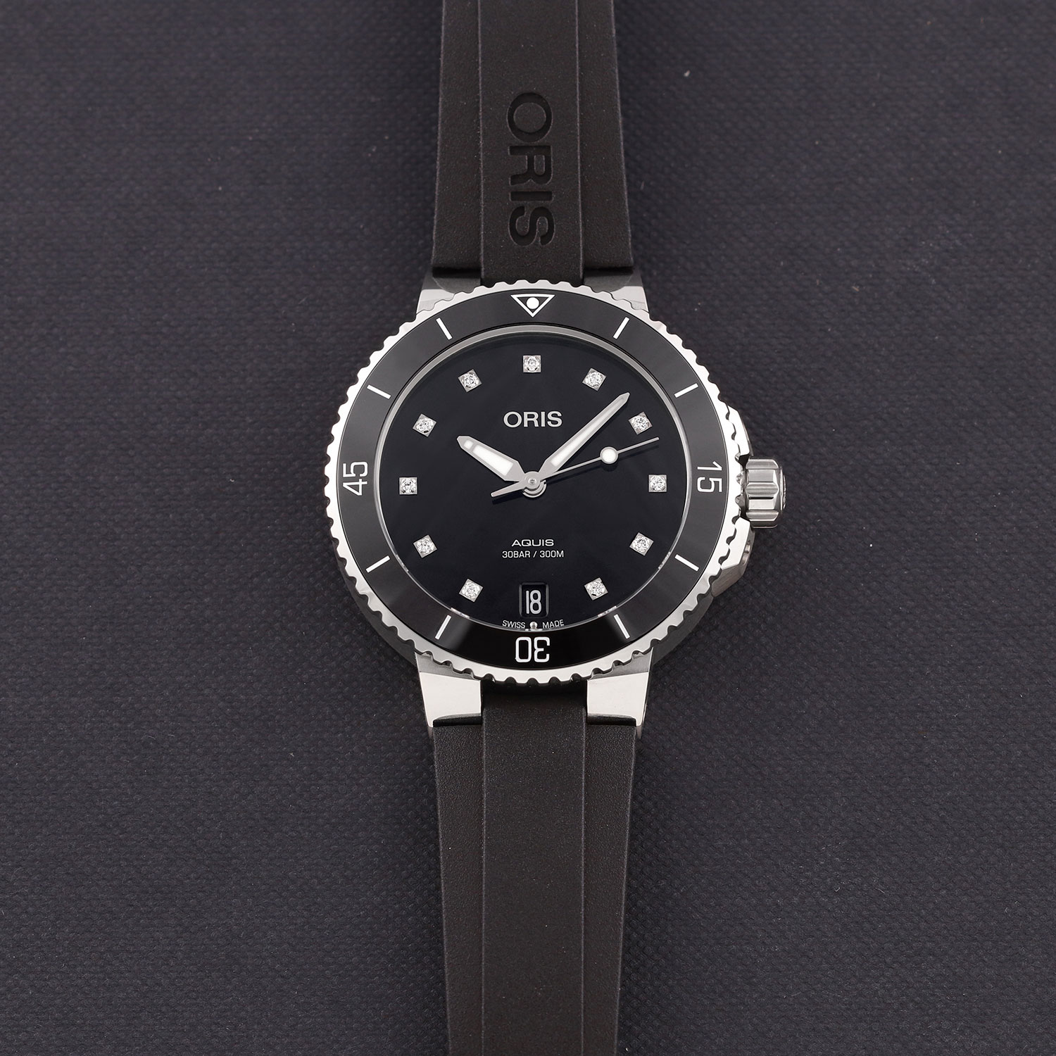 Oris Aquis - Black Dial & Rubber Strap