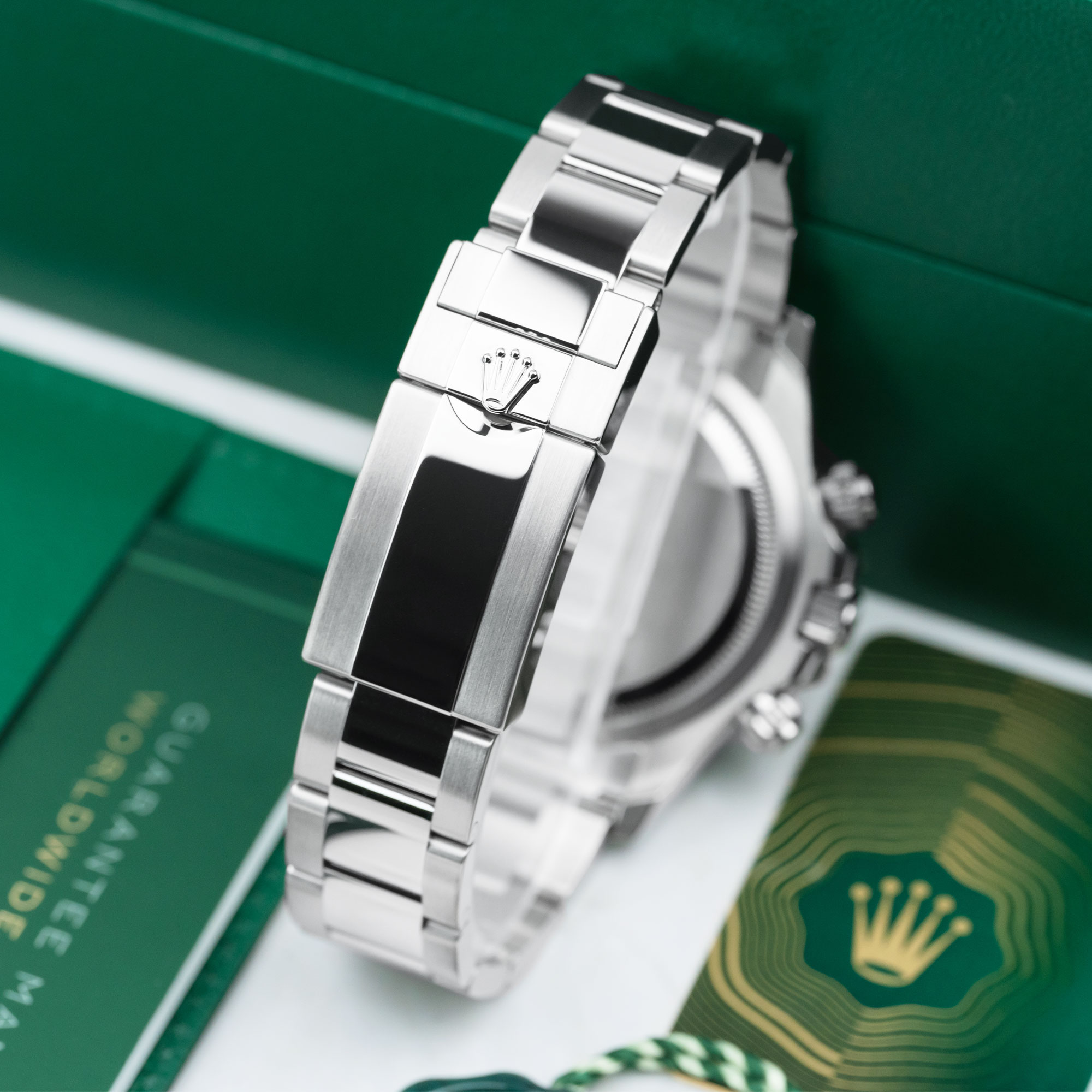 Rolex Daytona 126500 LN - White Dial & Bracelet Strap